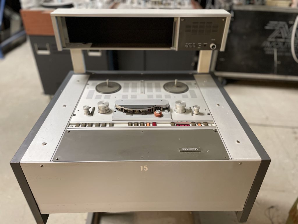 STUDER B67 Professional Tape Recorder Mono. No work. In console Optional - Vintagreen